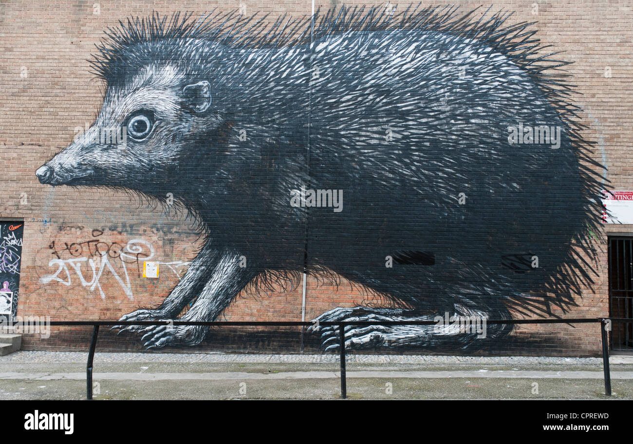 Hedgehog by the street artist Roa in London, England Stock Photo - Alamy