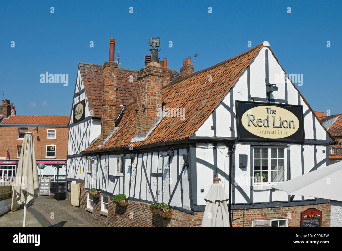 The Red Lion pub exterior Merchantgate York City Town Centre North ...