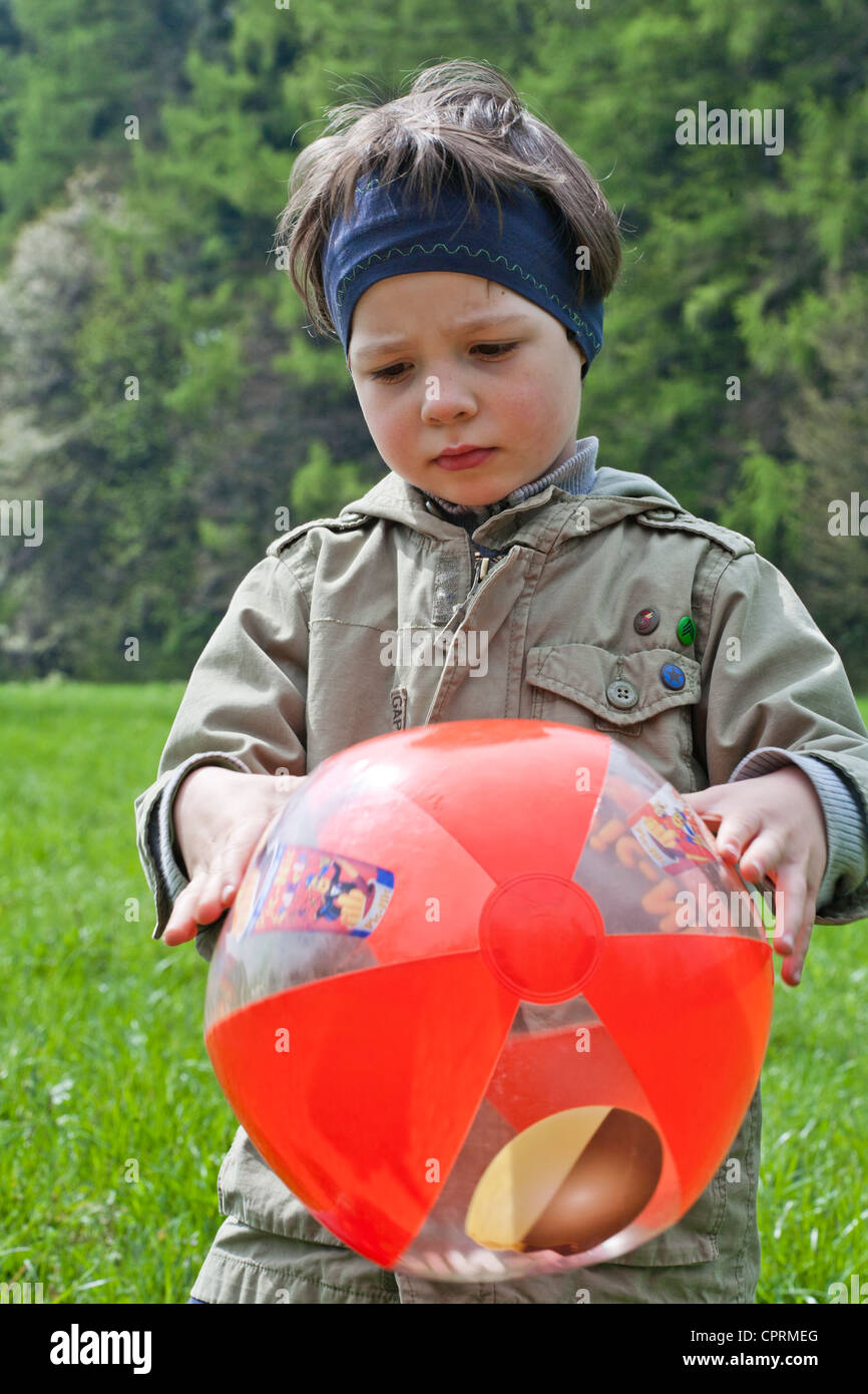 Child without friends hi-res stock photography and images - Alamy