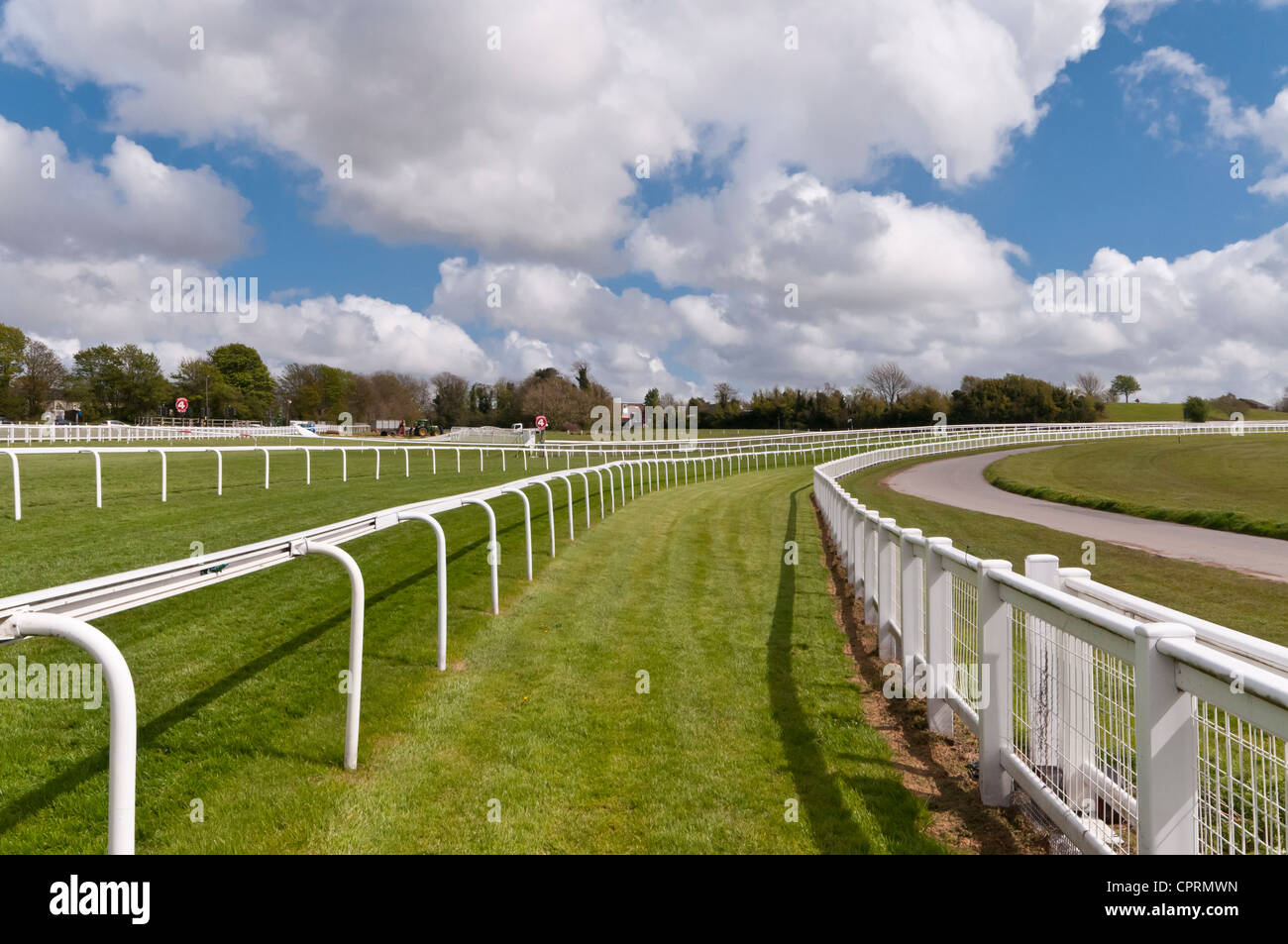 Epsom downs horse race track hi-res stock photography and images - Alamy