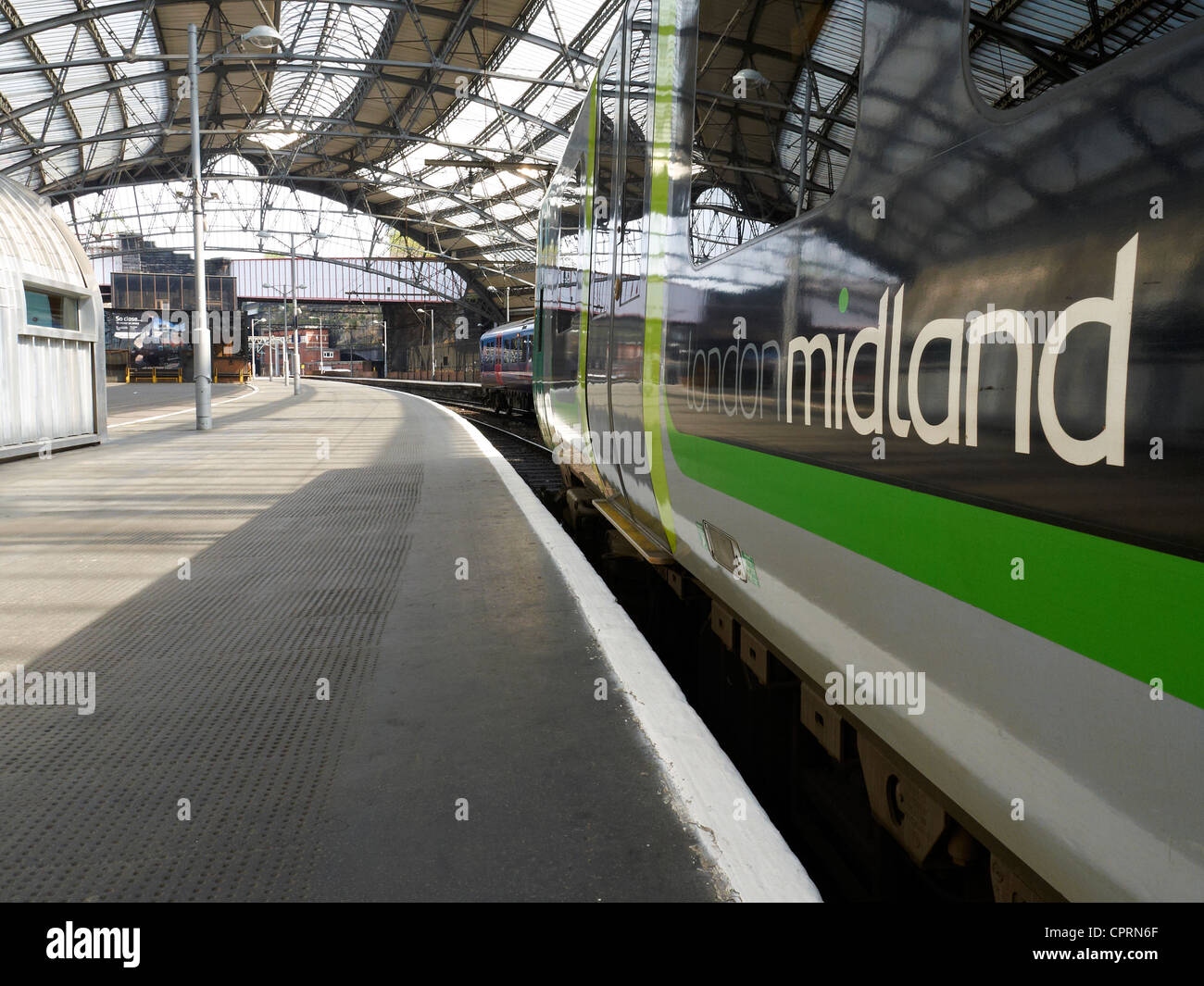 Train station midland railway london station hi-res stock photography ...