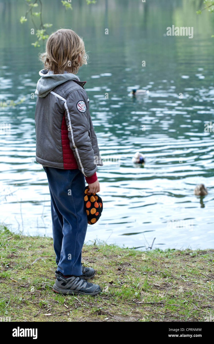 Person watching birds hi-res stock photography and images - Alamy