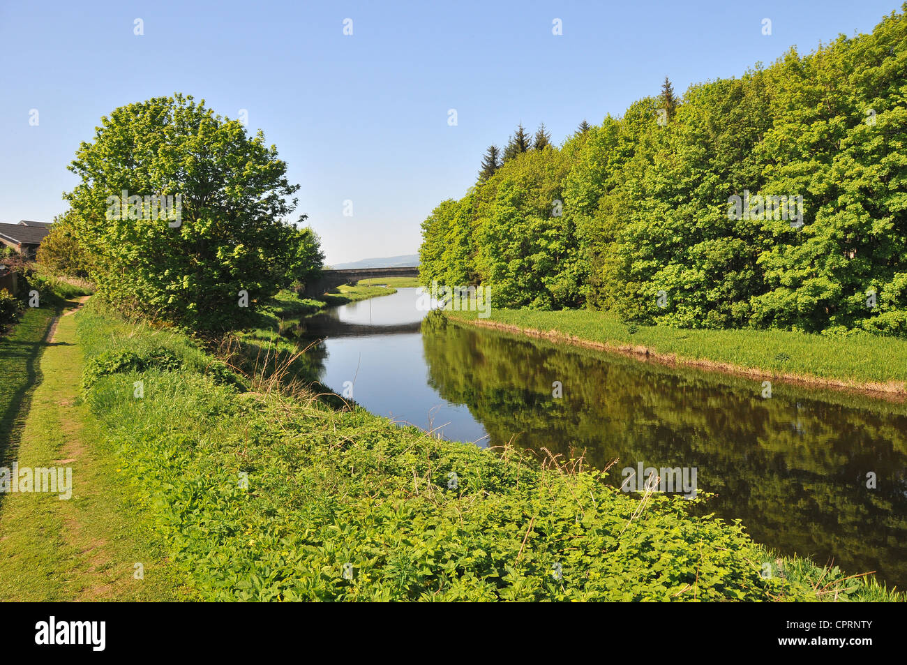 Kemnay Bridge on a hot windless day Stock Photo - Alamy
