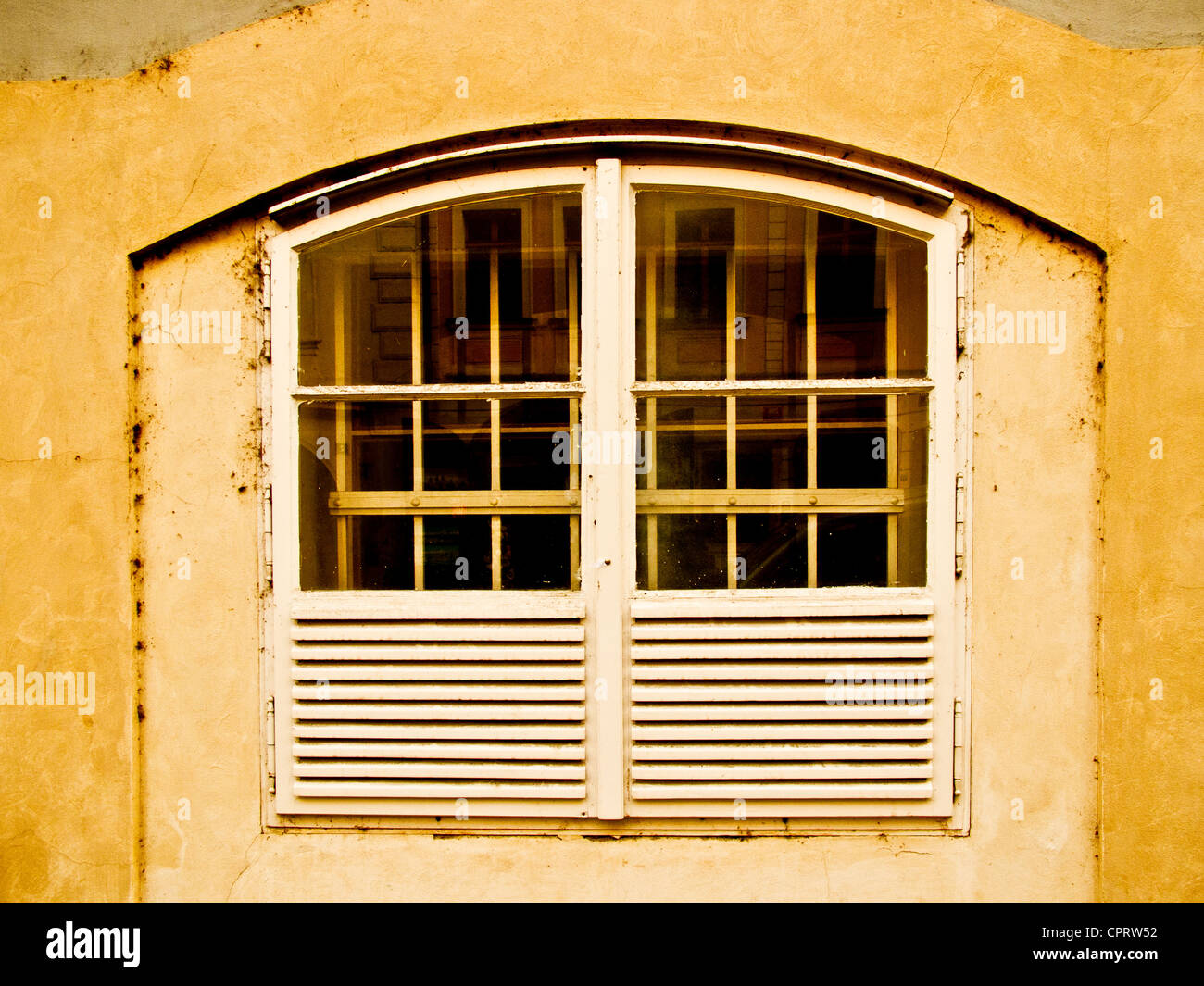 Yellow orange building hi-res stock photography and images - Alamy