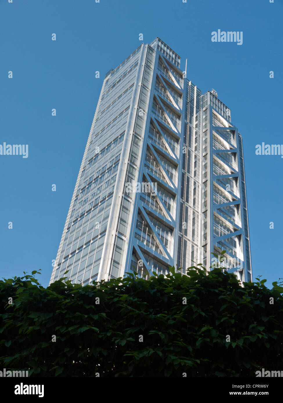Heron tower 110 bishopsgate london hi-res stock photography and images ...