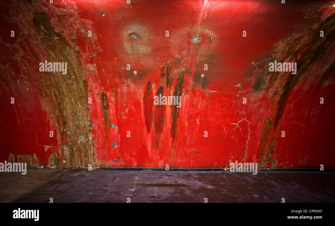 Auber's red, The old and colorful pictorial corridor ofAuber RER ...