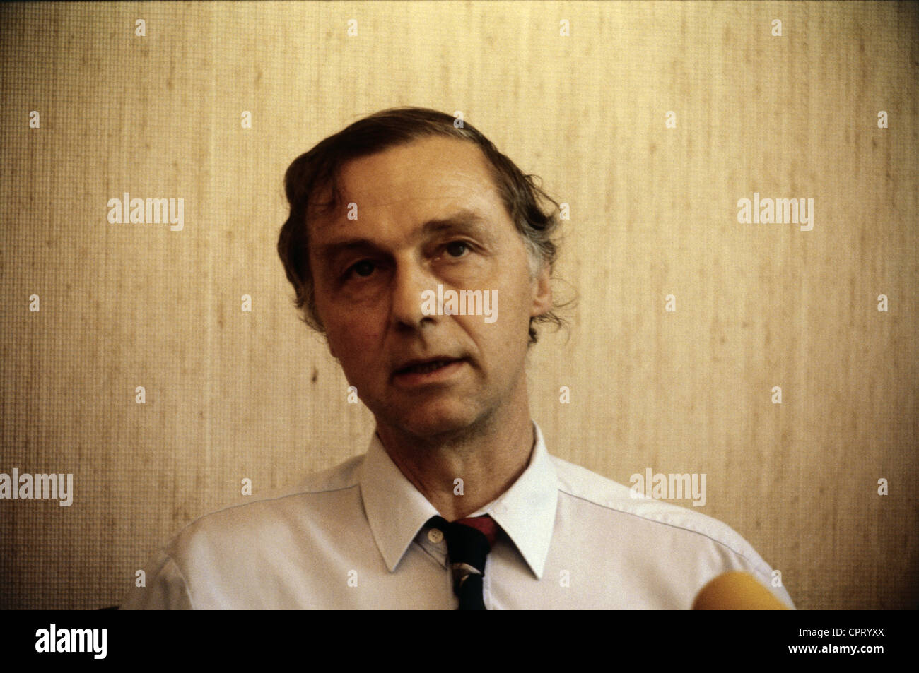 Huber, Robert, * 20.2.1937, German biochemist, during Nobel Prize ...