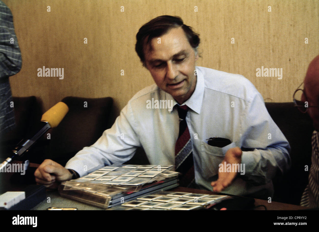 Huber, Robert, * 20.2.1937, German biochemist, during Nobel Prize ...