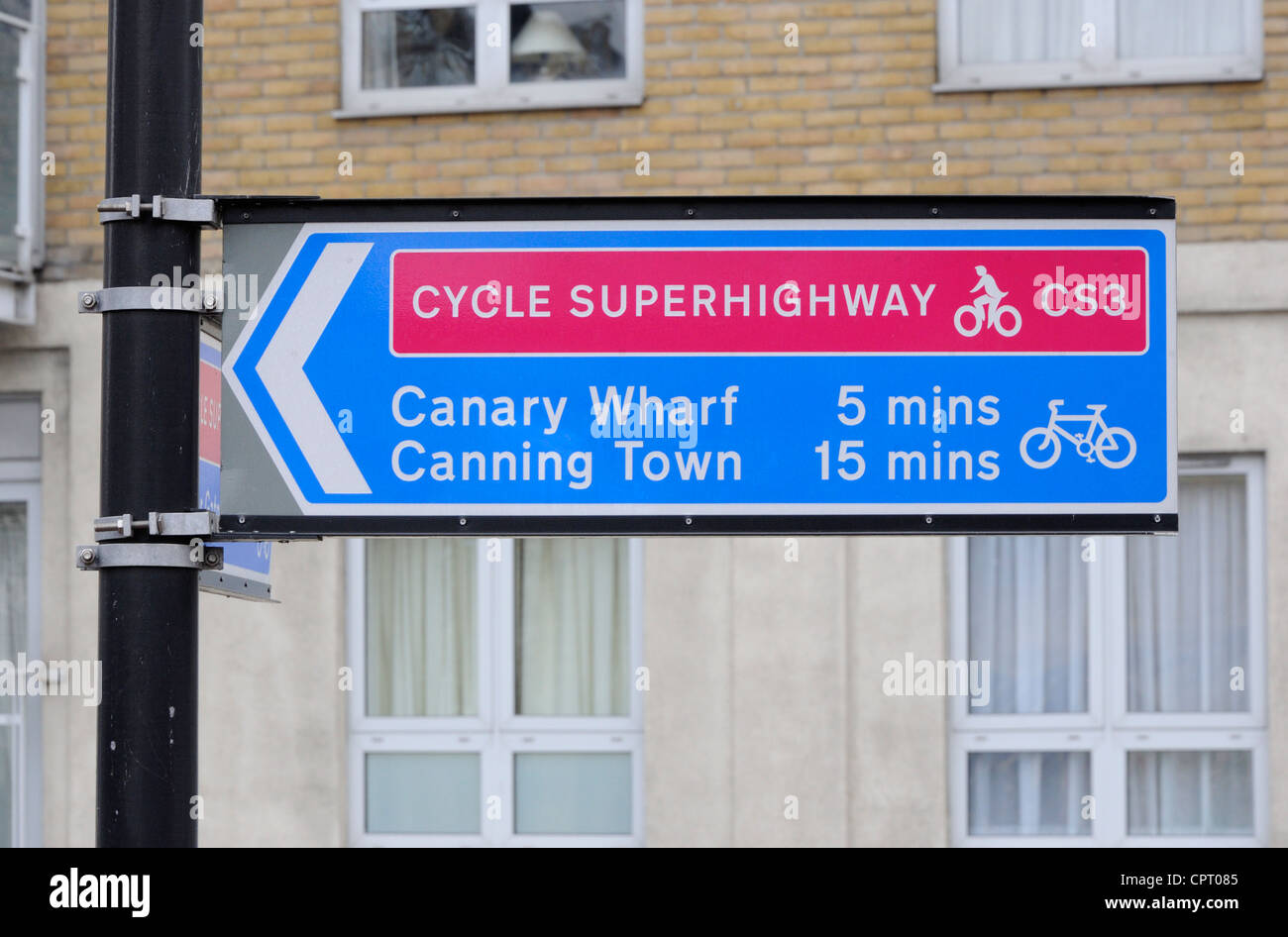 London street signs with arrows hi-res stock photography and images - Alamy
