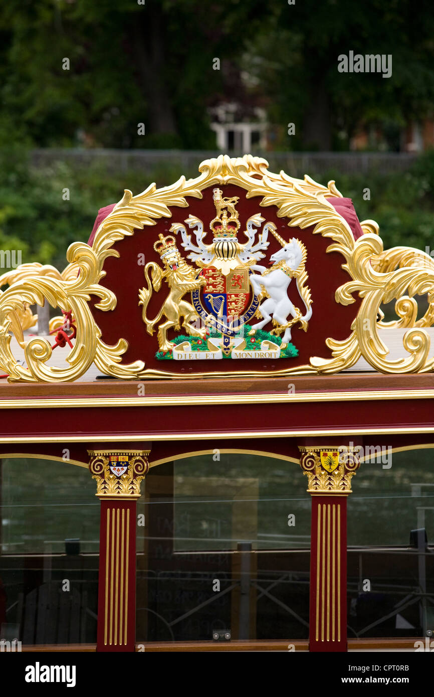 Royal cyphers hi-res stock photography and images - Alamy