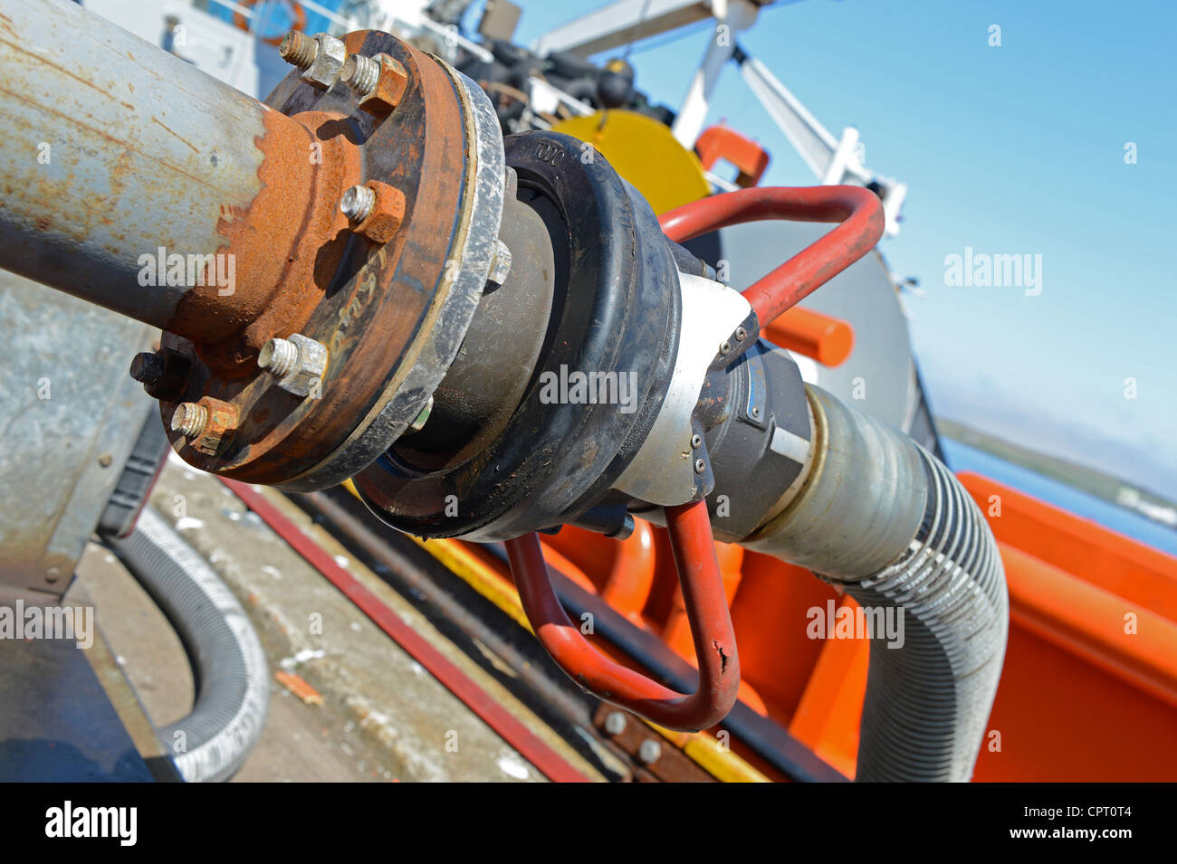 Ship bunker hi-res stock photography and images - Alamy