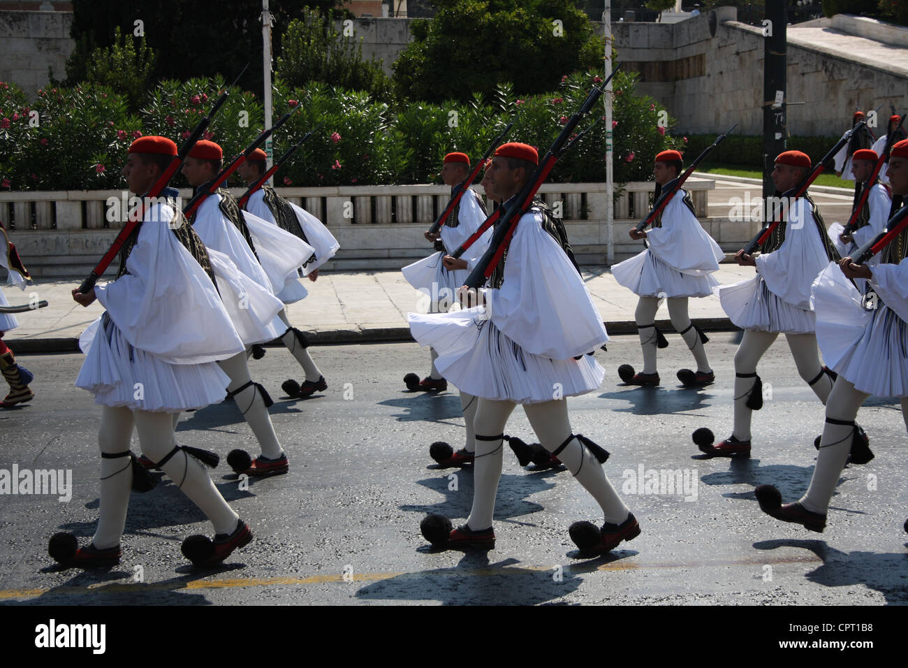 Greek guards hi-res stock photography and images - Alamy