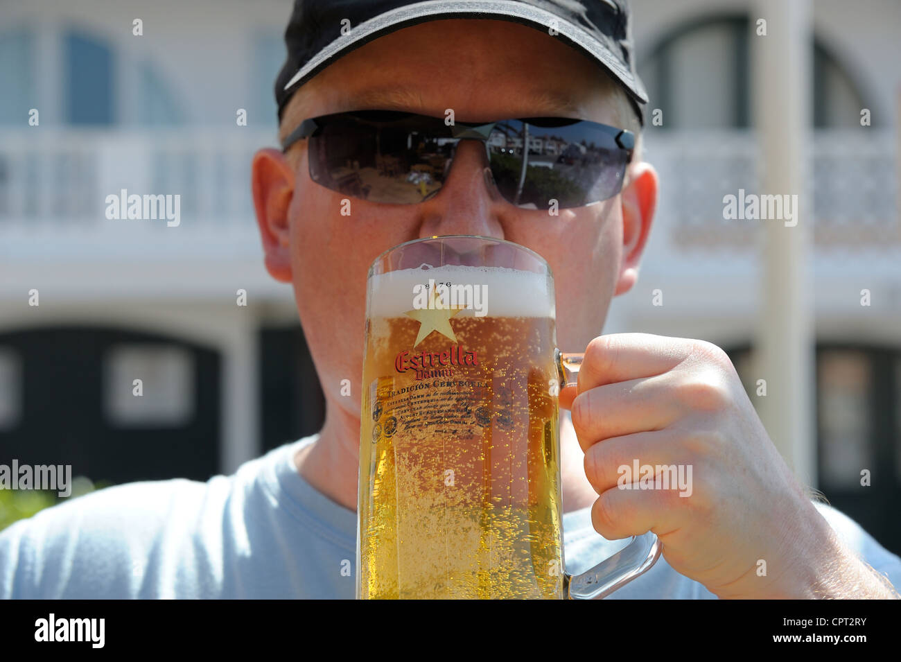 Estrella damm hi-res stock photography and images - Alamy
