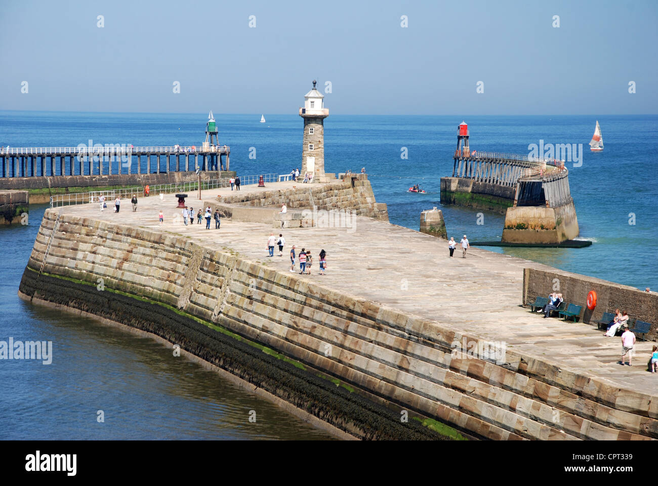 Whitby pier harbour hi-res stock photography and images - Alamy