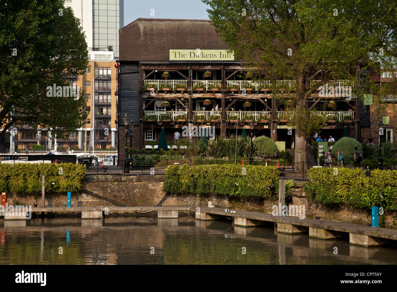 Dickens inn st katharine docks hi-res stock photography and images - Alamy