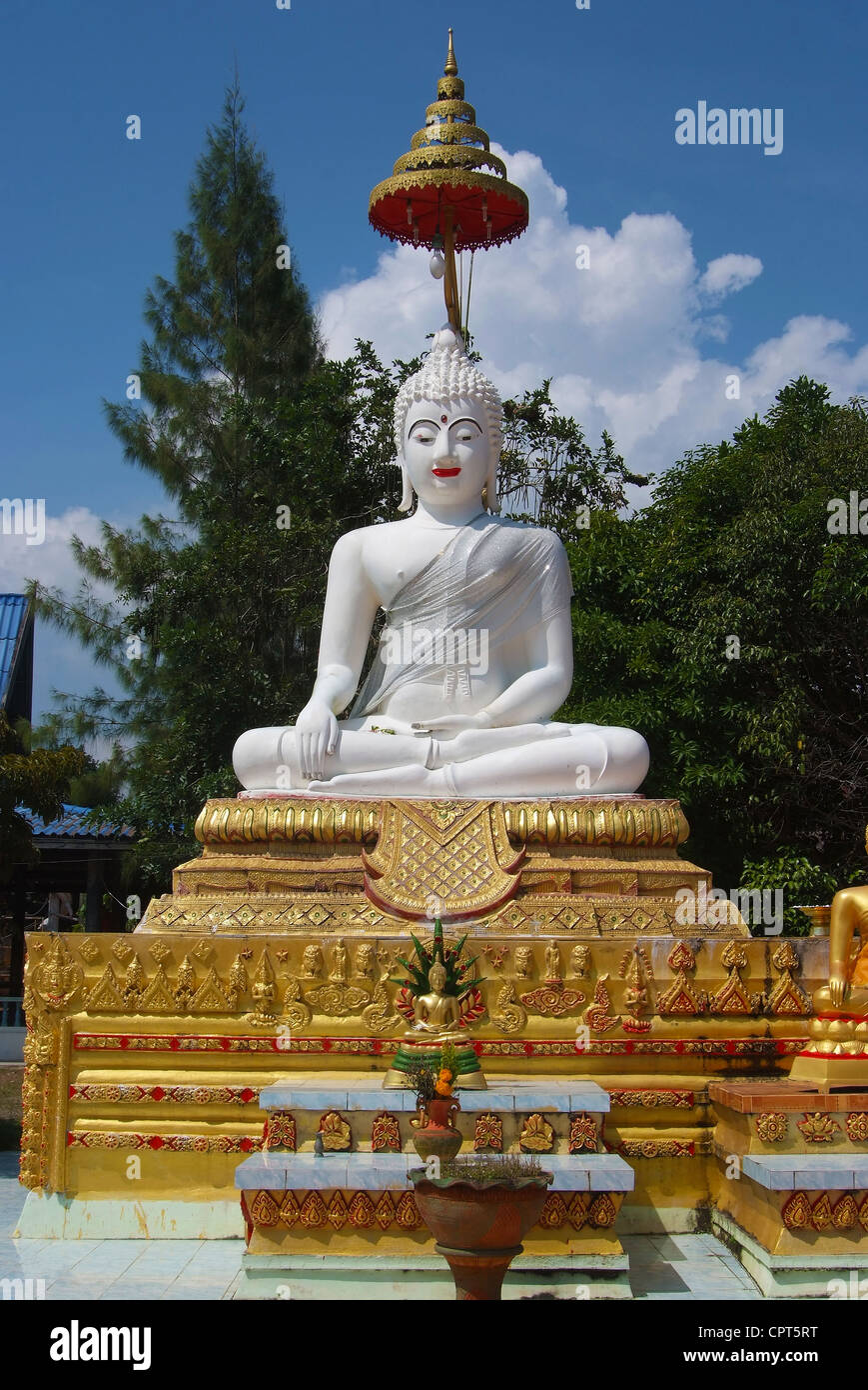 Beautiful face of buddha hi-res stock photography and images - Alamy