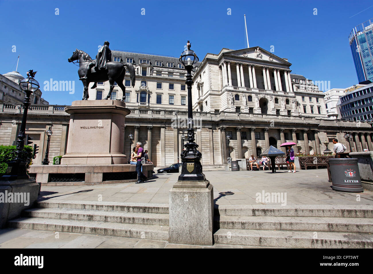 The Bank of England on Threadneedle Street in the City, London, England ...