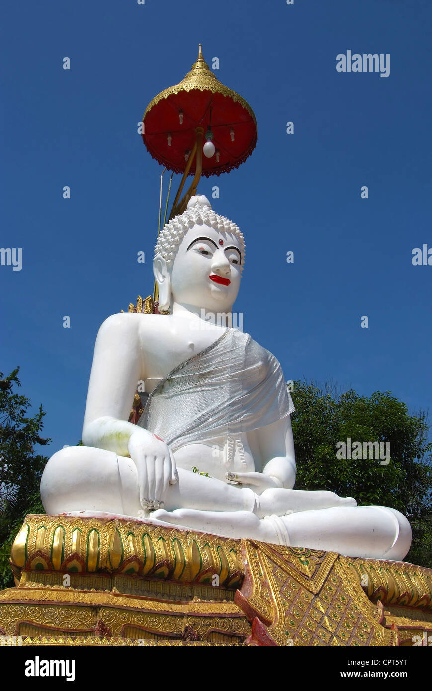 White buddha statue hi-res stock photography and images - Alamy