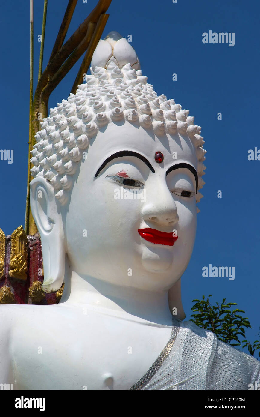 White buddha statue hi-res stock photography and images - Alamy