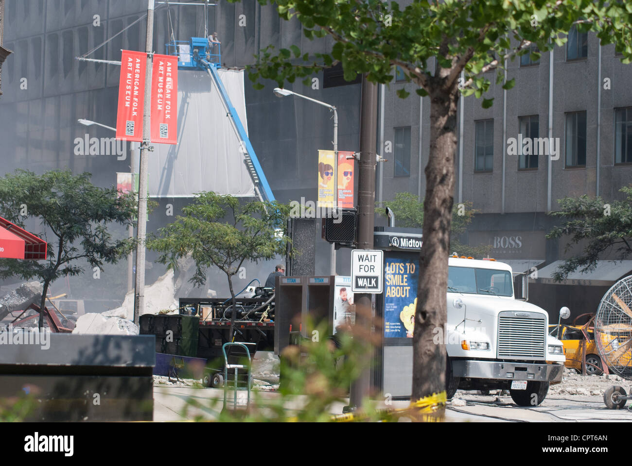 Downtown filming crane hi-res stock photography and images - Alamy