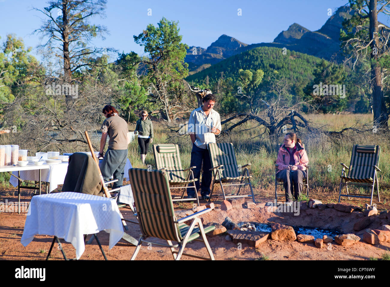 Campfire outback australia hi-res stock photography and images - Alamy