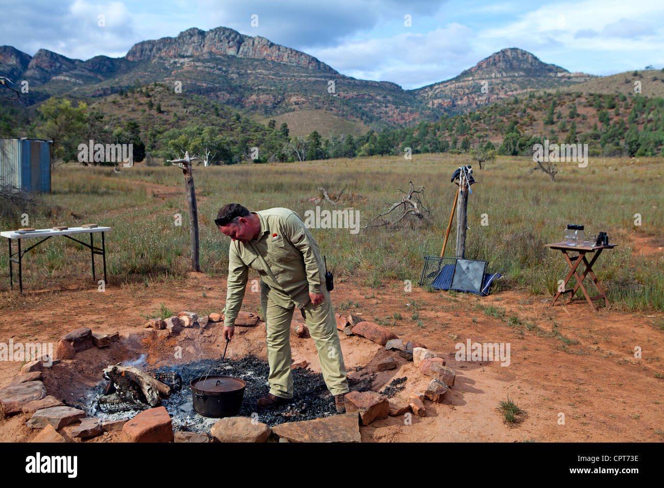 Campfire outback australia hi-res stock photography and images - Alamy