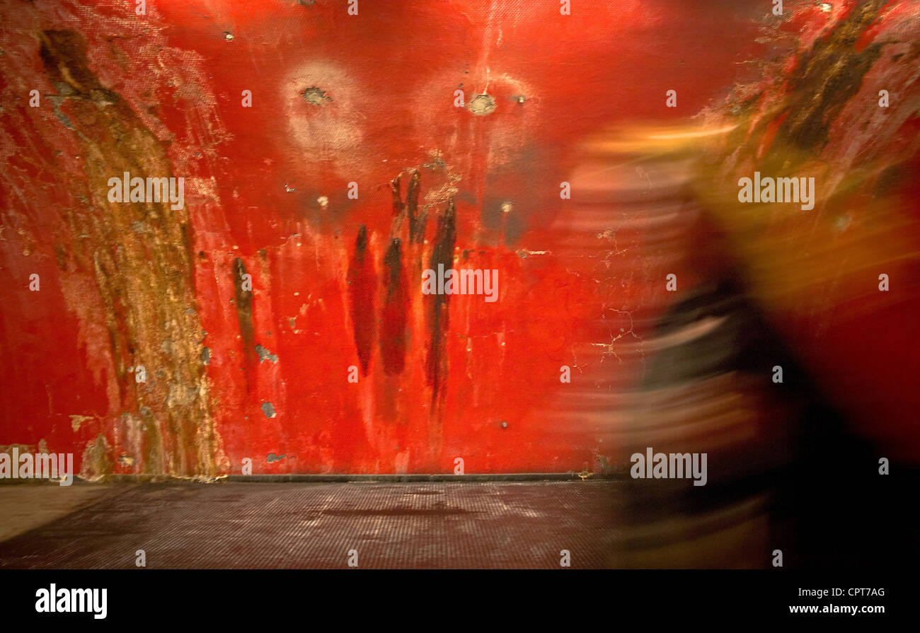 Auber's red, The old and colorful pictorial corridor ofAuber RER ...