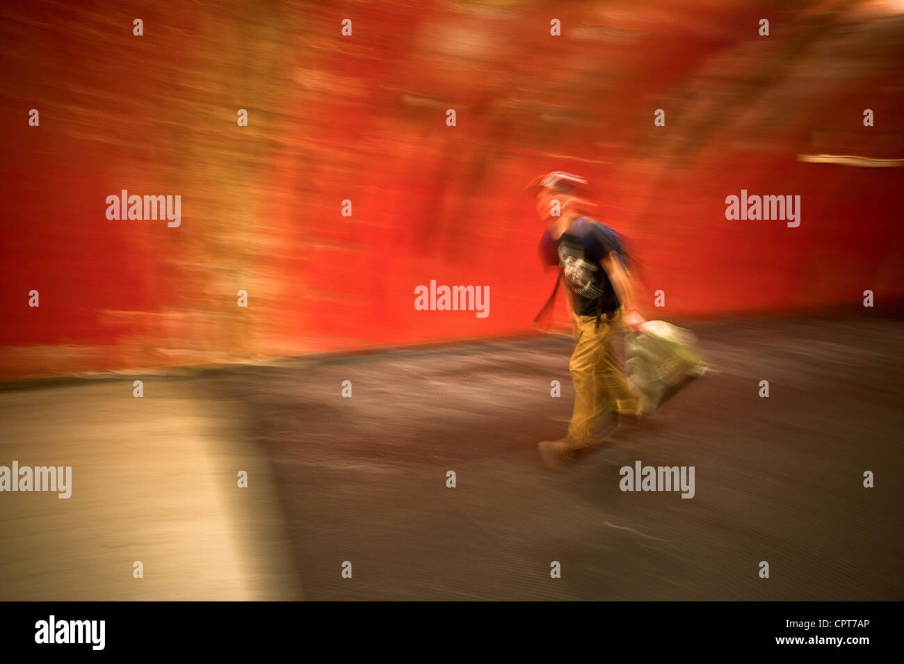 Auber's red, The old and colorful pictorial corridor ofAuber RER ...