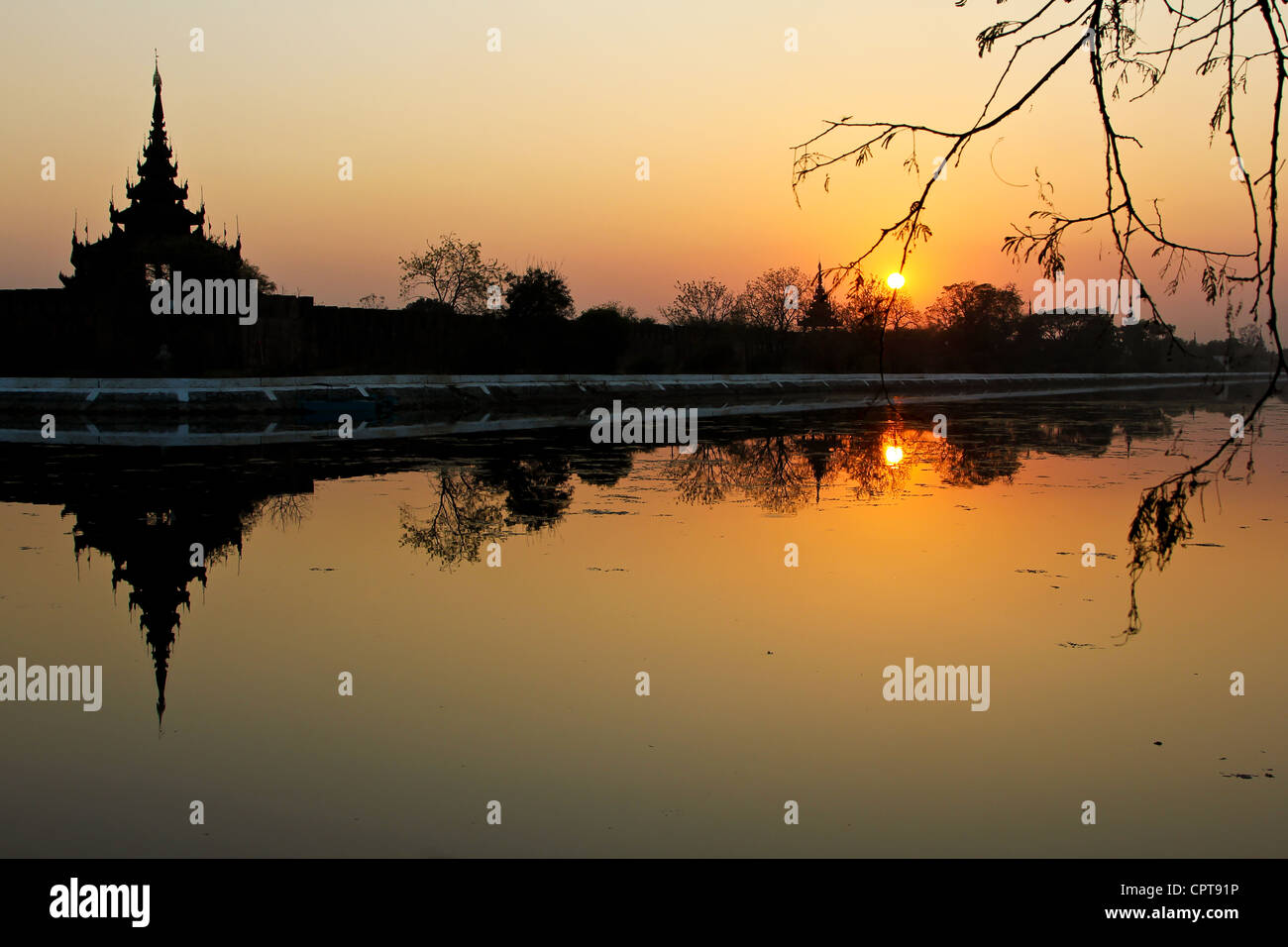 Sunset at Palace in Mandalay,Myanmar Stock Photo - Alamy