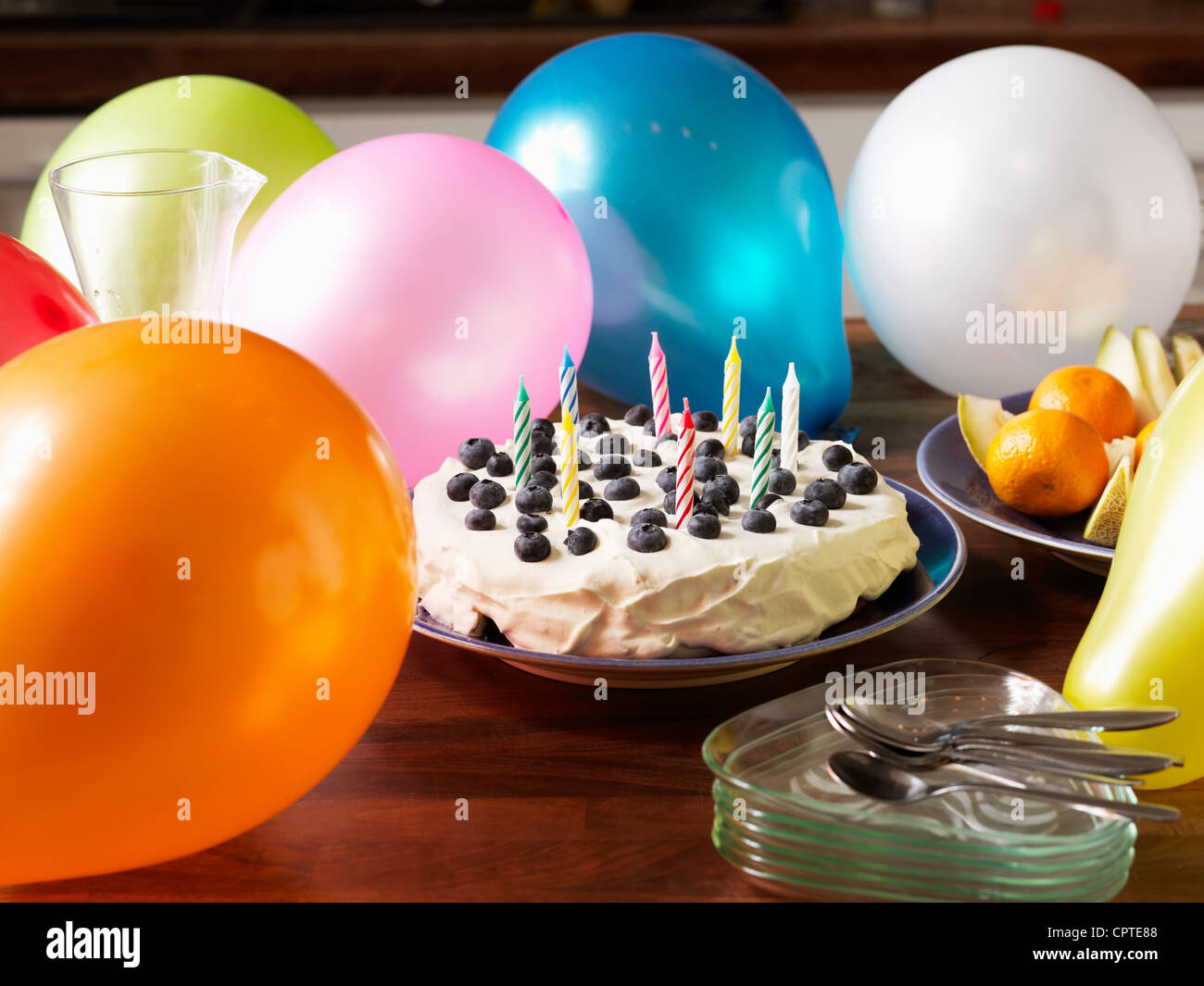 Birthday cake and balloons hi-res stock photography and images - Alamy