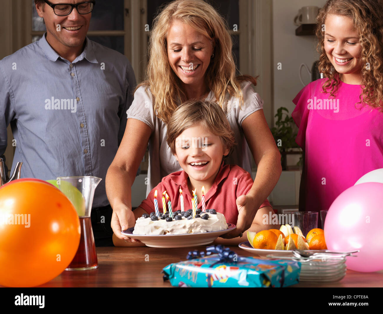 18 birthday cake hi-res stock photography and images - Alamy