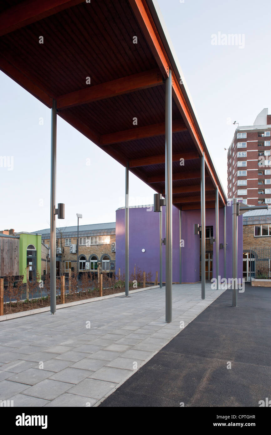 Inner City School building Stock Photo - Alamy