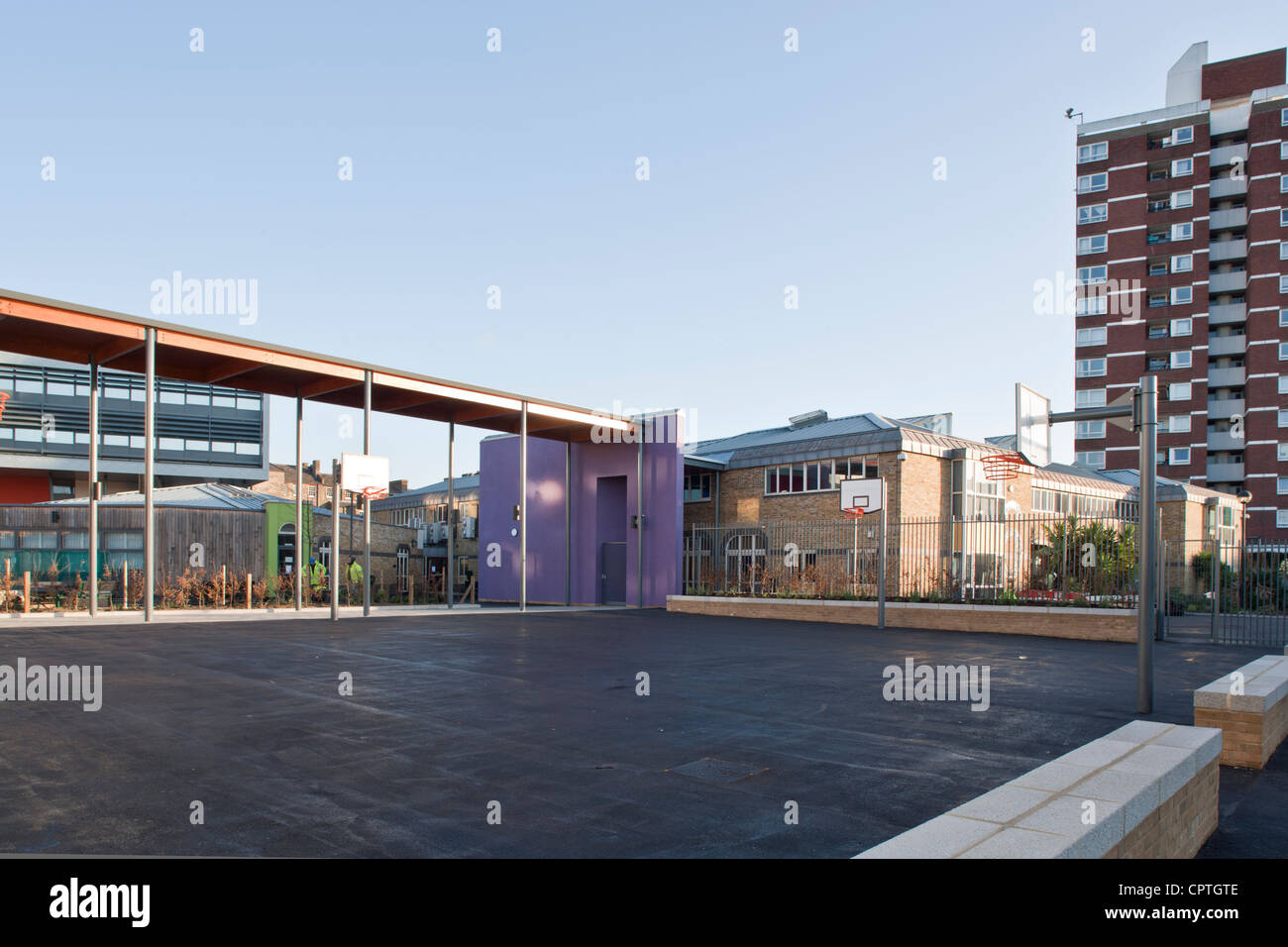 Inner City School building Stock Photo - Alamy