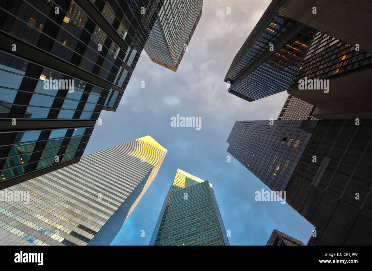 New york skyscrapers looking up hi-res stock photography and images - Alamy