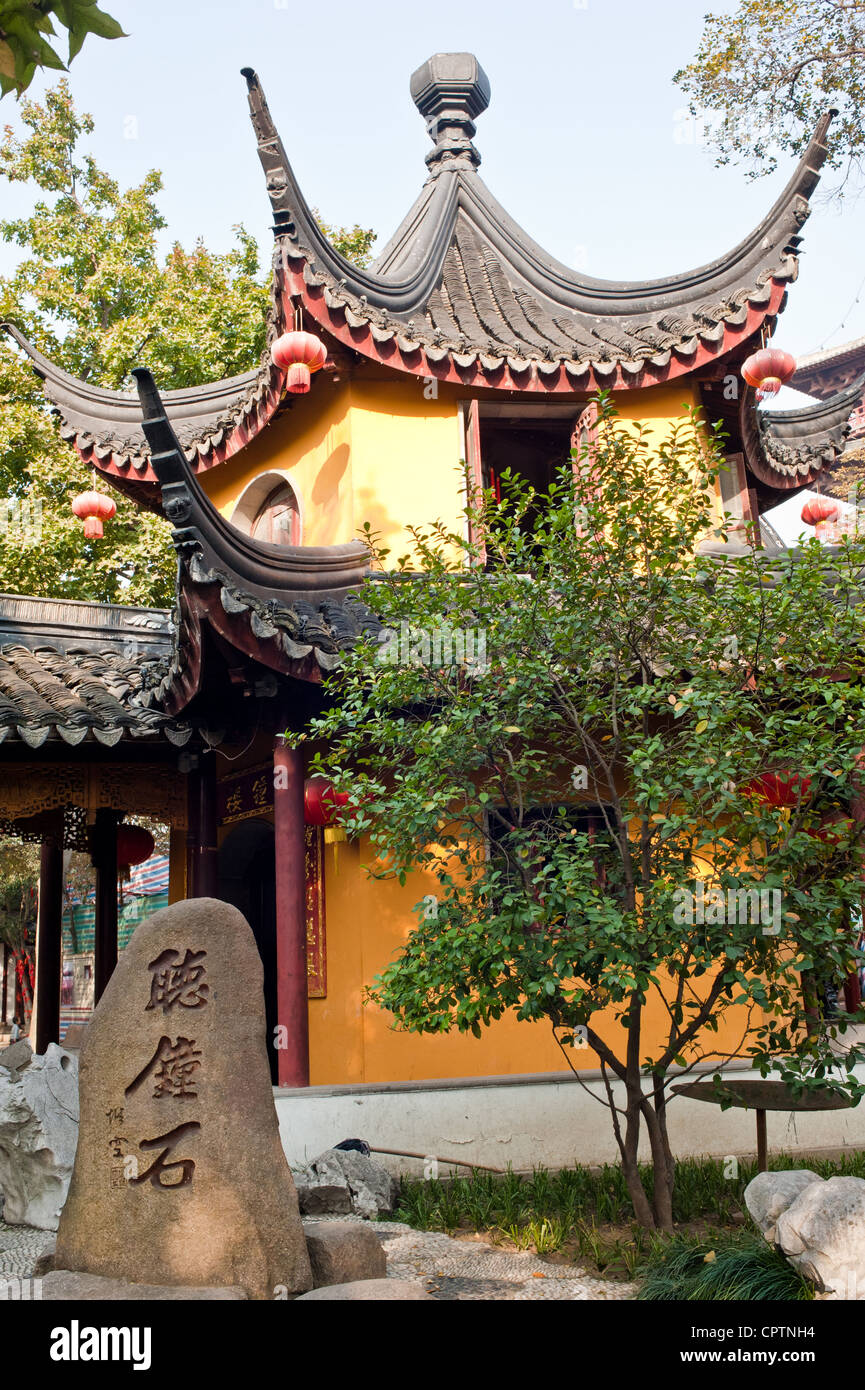 Pavilion in Hanshan Temple, Suzhou Stock Photo - Alamy