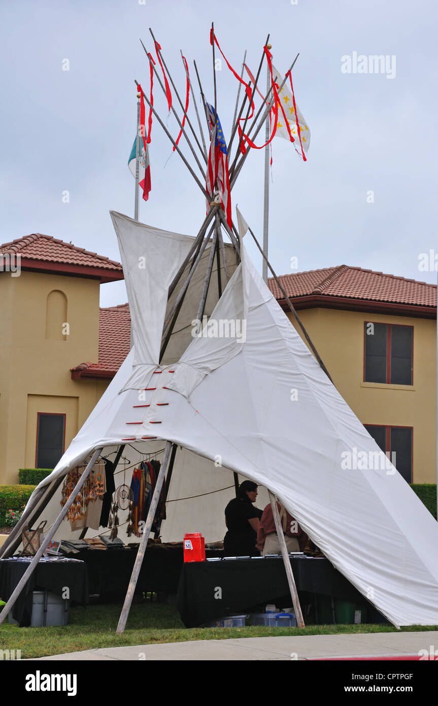 Indian tipi hi-res stock photography and images - Alamy