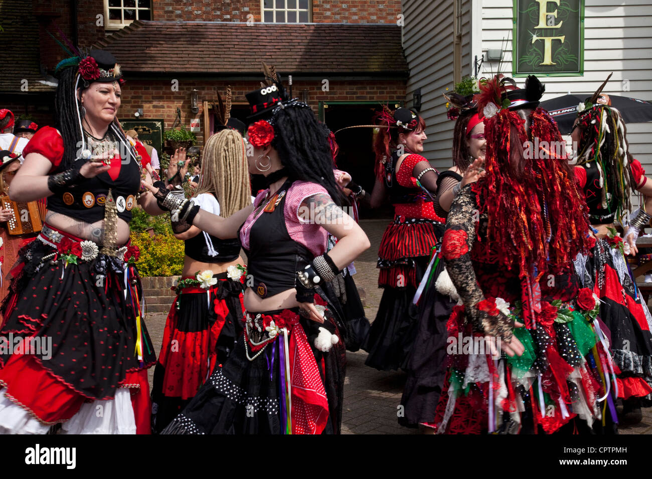 'Four Hundred Roses' Dance Group from Yorkshire Perform Outside The ...
