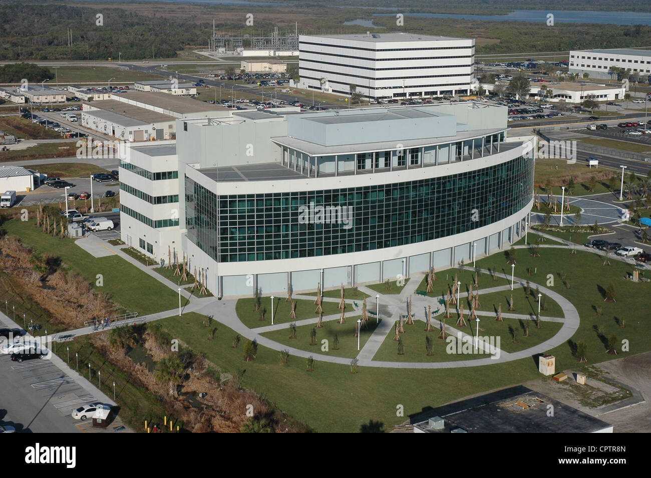 000 square foot building consists of approximately 860 office spaces hi ...