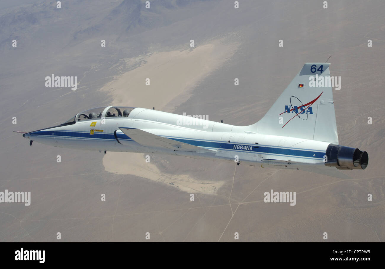 38 in flight hi-res stock photography and images - Alamy