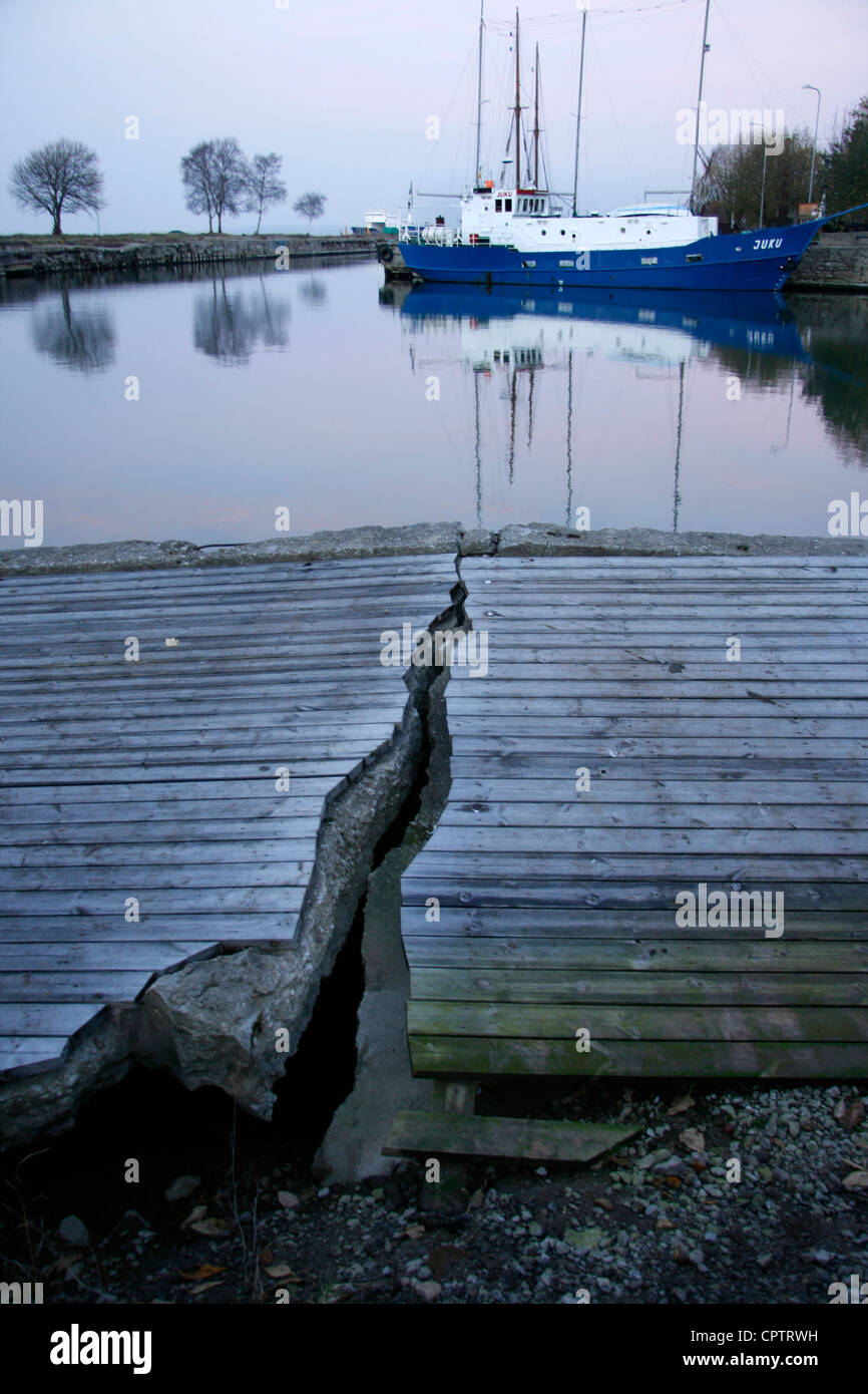 Broken pier decking Stock Photo - Alamy