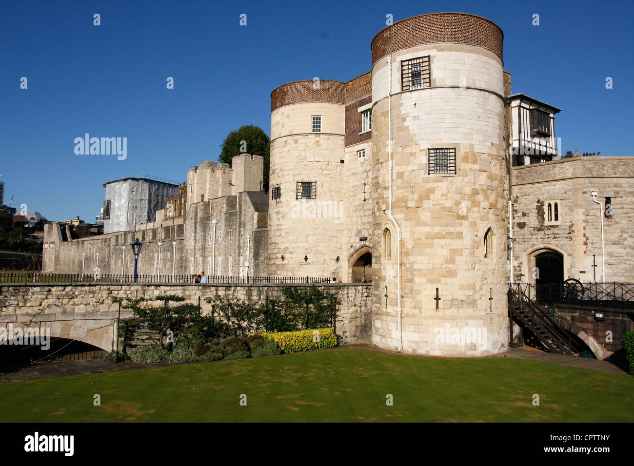 Tower of London - Byward Tower and gate Stock Photo - Alamy