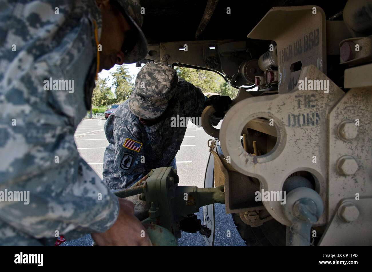 Palletized loading system trailer hi-res stock photography and images ...
