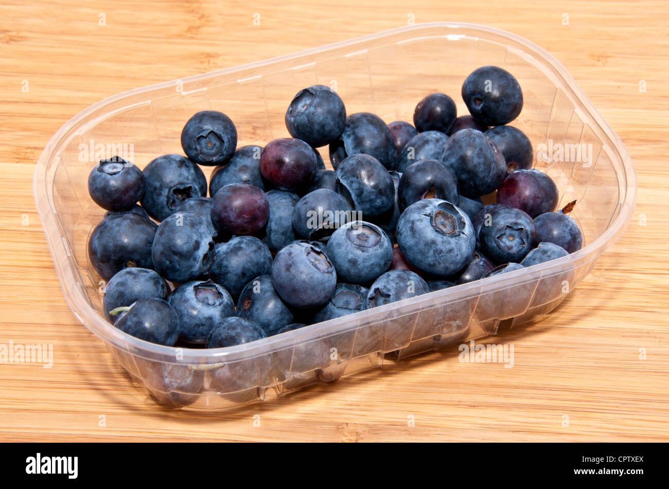 Blueberries box hi-res stock photography and images - Alamy