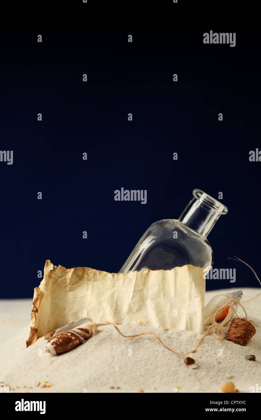 Message in a bottle Stock Photo - Alamy