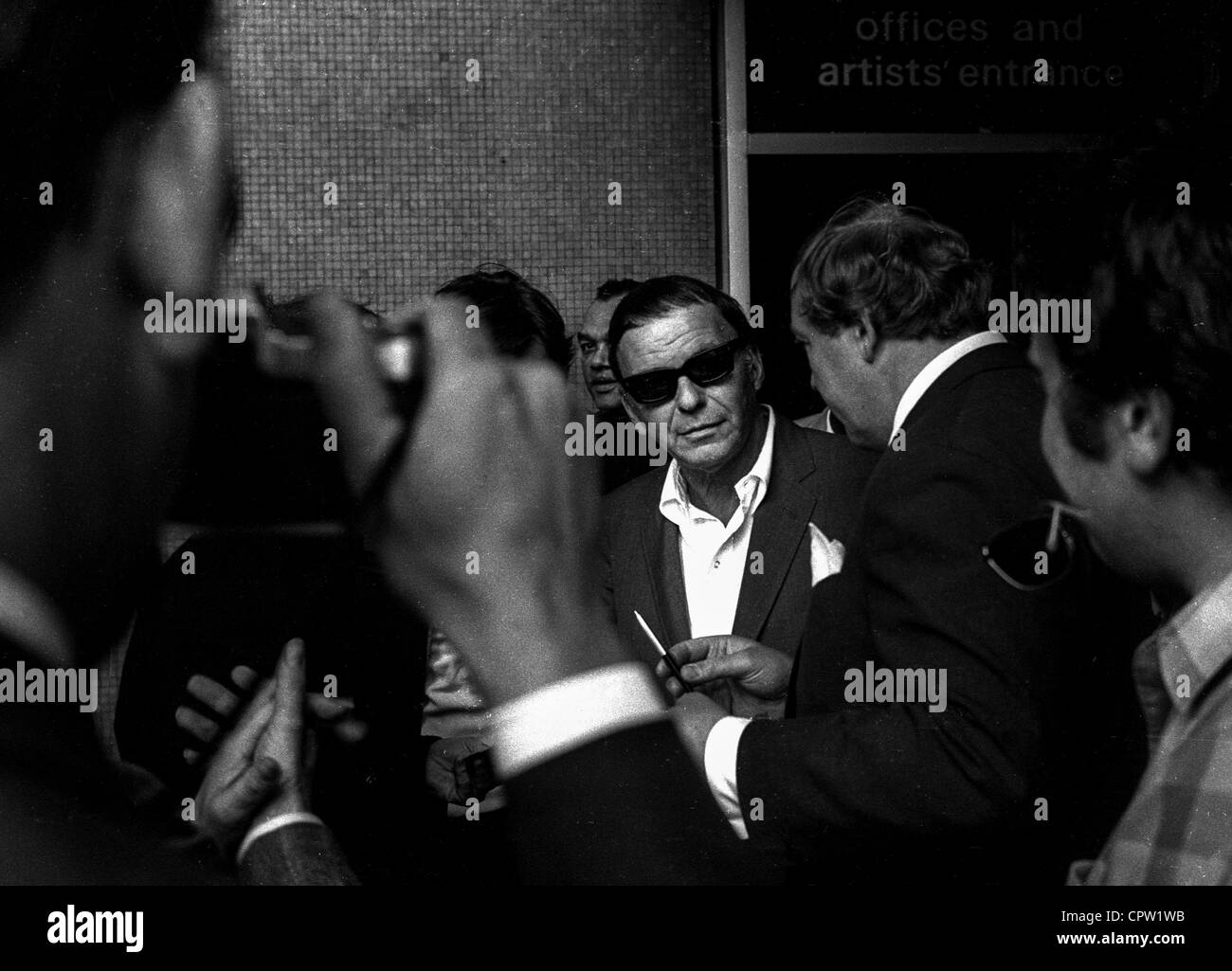 Frank sinatra hi-res stock photography and images - Alamy