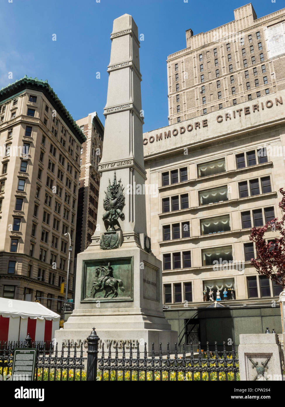 General Worth monument, Fifth Avenue and 25th Street, NYC Stock Photo ...