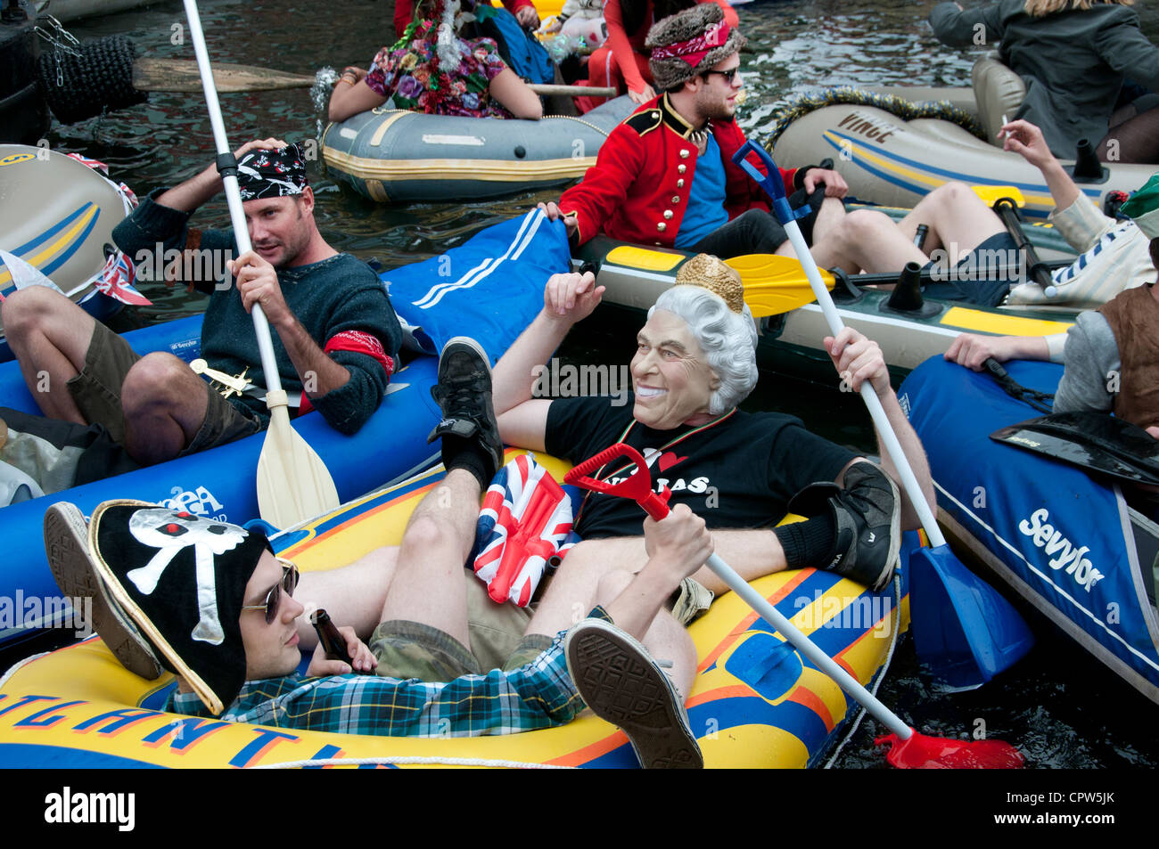 Queen elizabeth mask hi-res stock photography and images - Alamy