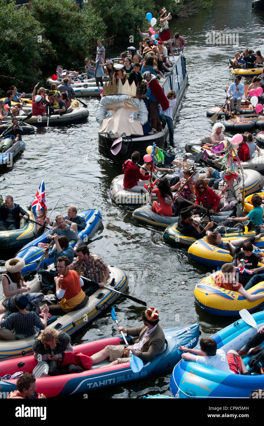 Queen jubilee boat hi-res stock photography and images - Alamy