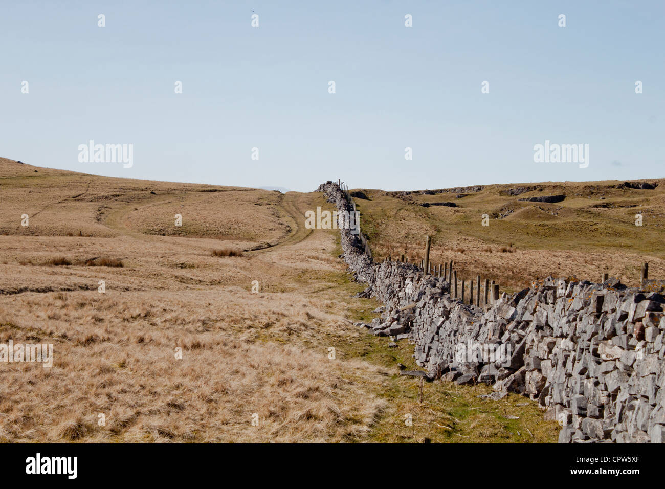 Dry stone wall wales hi-res stock photography and images - Alamy