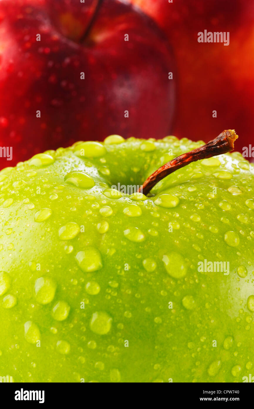 Wet green apple hi-res stock photography and images - Alamy